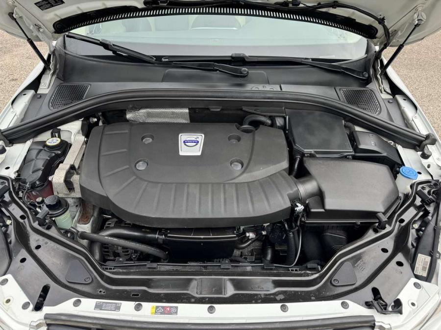 Balts Volvo XC60 2013 Alīta, ar dzinēja tilpumu 2.00 L un nobraukumu 265 tūkst. km par 8950 €, foto 29 vietnē AUTOMOTO.COM.LV