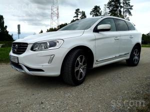 White Volvo XC60 2013 in Riga, with an engine capacity of 2.40 L and mileage of 288 thousand km for 13300 €, photo 4 on AUTOMOTO.COM.LV