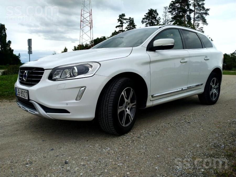 White Volvo XC60 2013 in Riga, with an engine capacity of 2.40 L and mileage of 288 thousand km for 13300 €, photo 4 on AUTOMOTO.COM.LV