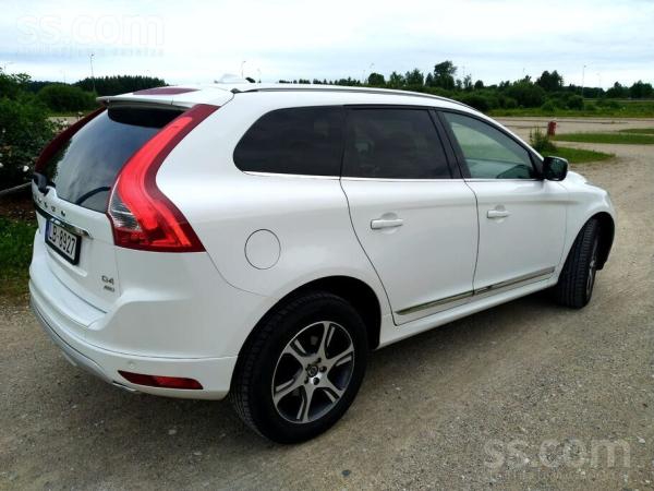 White Volvo XC60 2013 in Riga, with an engine capacity of 2.40 L and mileage of 288 thousand km for 13300 €, photo 4 on AUTOMOTO.COM.LV