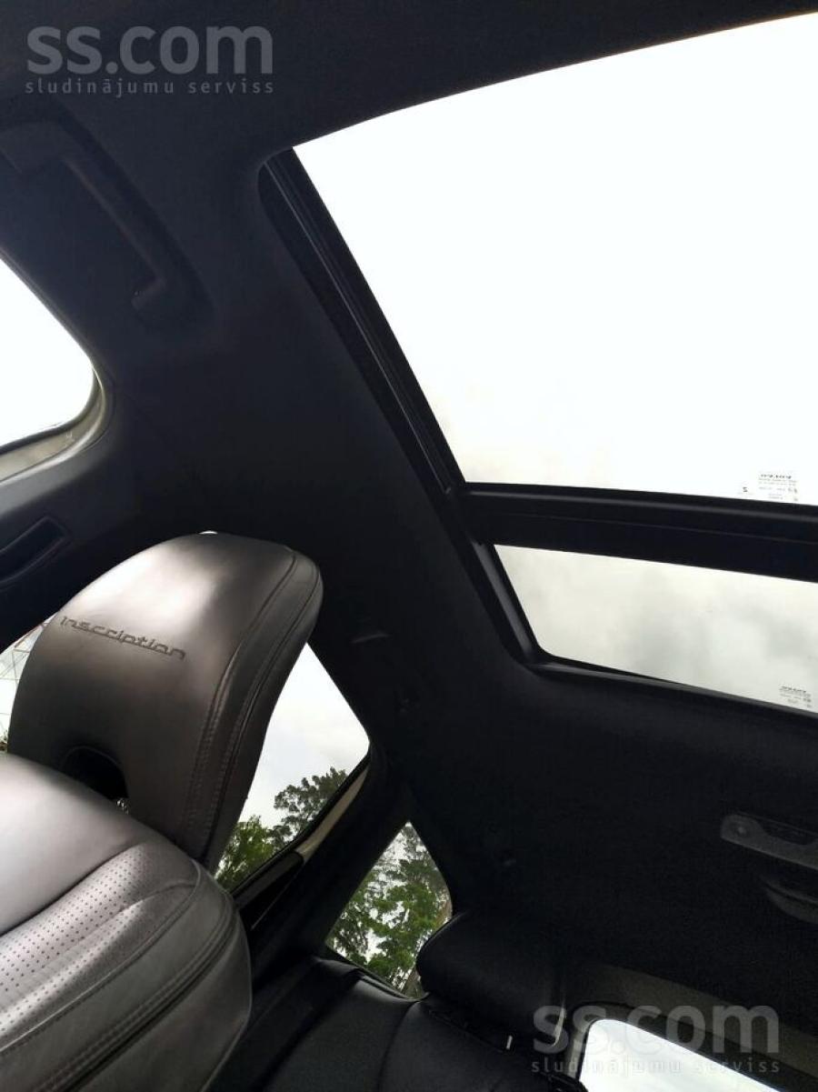White Volvo XC60 2013 in Riga, with an engine capacity of 2.40 L and mileage of 288 thousand km for 13300 €, photo 10 on AUTOMOTO.COM.LV