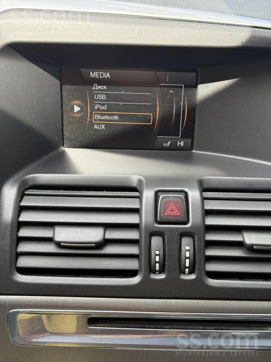Balts Volvo XC60 2013 Rīga, ar dzinēja tilpumu 2.40 L un nobraukumu 0 tūkst. km par 9500 €, foto 6 vietnē AUTOMOTO.COM.LV