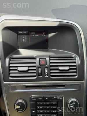 Balts Volvo XC60 2013 Rīga, ar dzinēja tilpumu 2.40 L un nobraukumu 0 tūkst. km par 9500 €, foto 7 vietnē AUTOMOTO.COM.LV