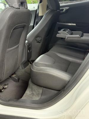 Balts Volvo XC60 2013 Rīga, ar dzinēja tilpumu 2.40 L un nobraukumu 0 tūkst. km par 9500 €, foto 11 vietnē AUTOMOTO.COM.LV