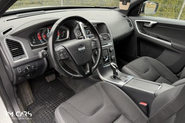 White Volvo XC60 2013 in Jelgava, with an engine capacity of 2.40 L and mileage of 210 thousand km for 11950 €, photo 7 on AUTOMOTO.COM.LV