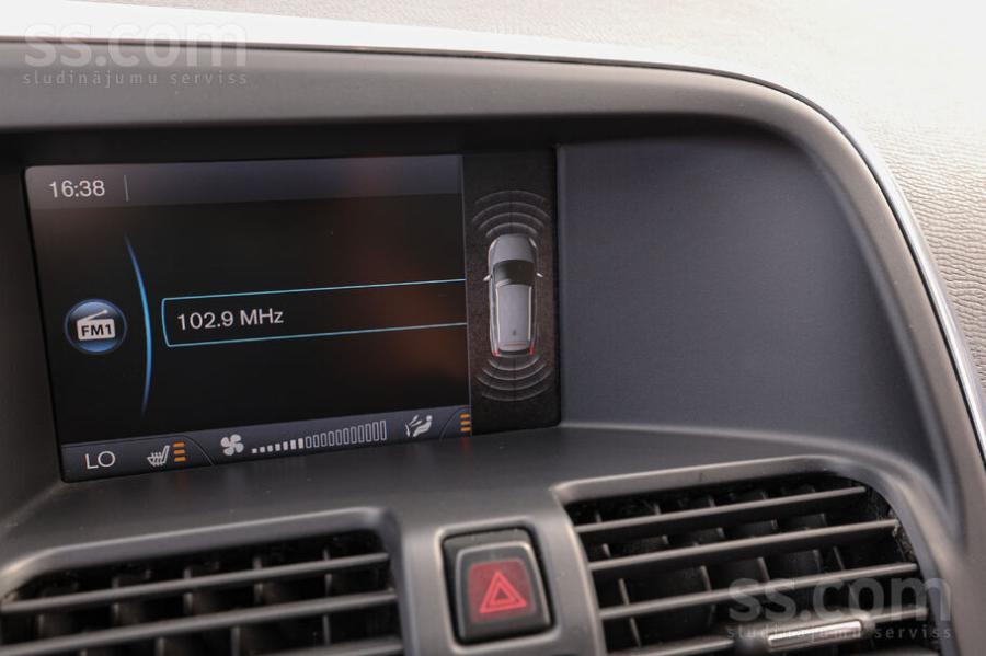 Balts Volvo XC60 2013 Jelgava, ar dzinēja tilpumu 2.00 L un nobraukumu 0 tūkst. km par 11990 €, foto 15 vietnē AUTOMOTO.COM.LV