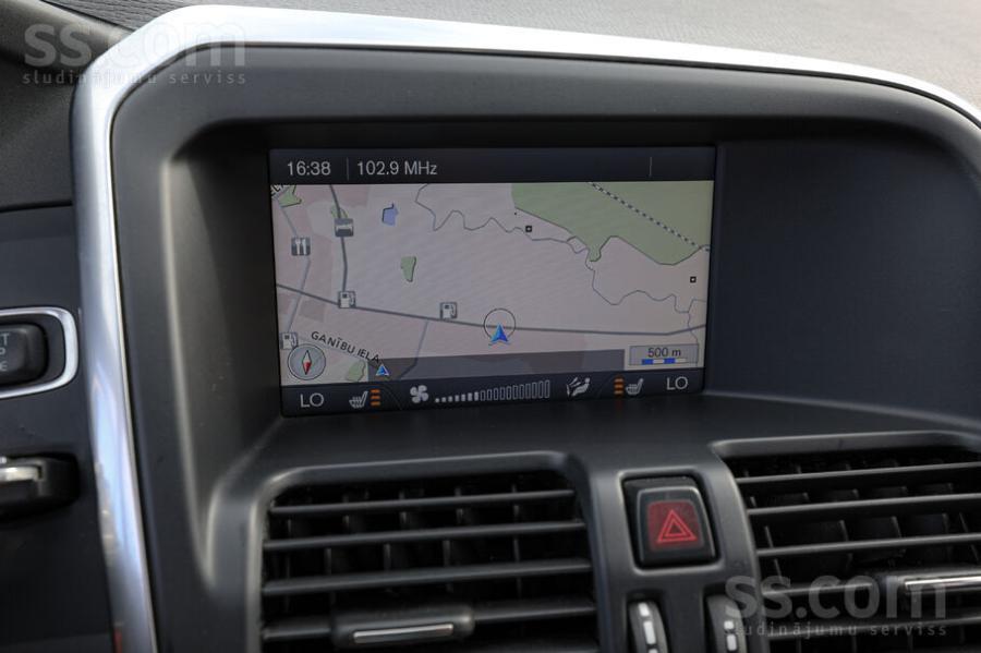 Balts Volvo XC60 2013 Jelgava, ar dzinēja tilpumu 2.00 L un nobraukumu 0 tūkst. km par 11990 €, foto 16 vietnē AUTOMOTO.COM.LV