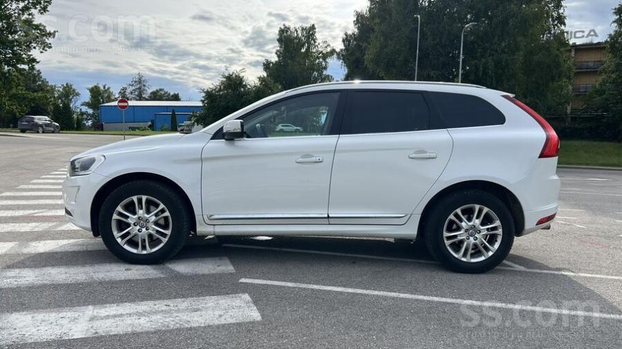 Balts Volvo XC60 2013 Cēsis, ar dzinēja tilpumu 2.00 L un nobraukumu 326 tūkst. km par 10700 €, foto 5 vietnē AUTOMOTO.COM.LV
