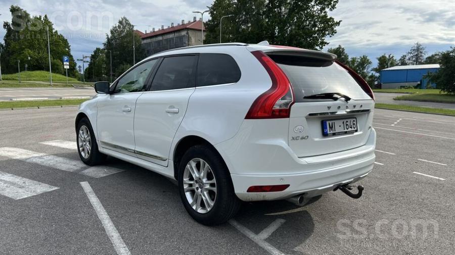 Balts Volvo XC60 2013 Cēsis, ar dzinēja tilpumu 2.00 L un nobraukumu 326 tūkst. km par 10700 €, foto 6 vietnē AUTOMOTO.COM.LV