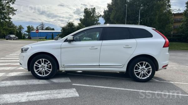 Balts Volvo XC60 2013 Cēsis, ar dzinēja tilpumu 2.00 L un nobraukumu 326 tūkst. km par 10700 €, foto 4 vietnē AUTOMOTO.COM.LV