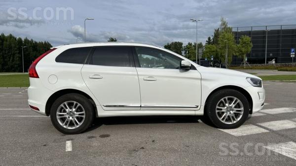 Balts Volvo XC60 2013 Cēsis, ar dzinēja tilpumu 2.00 L un nobraukumu 326 tūkst. km par 10700 €, foto 7 vietnē AUTOMOTO.COM.LV