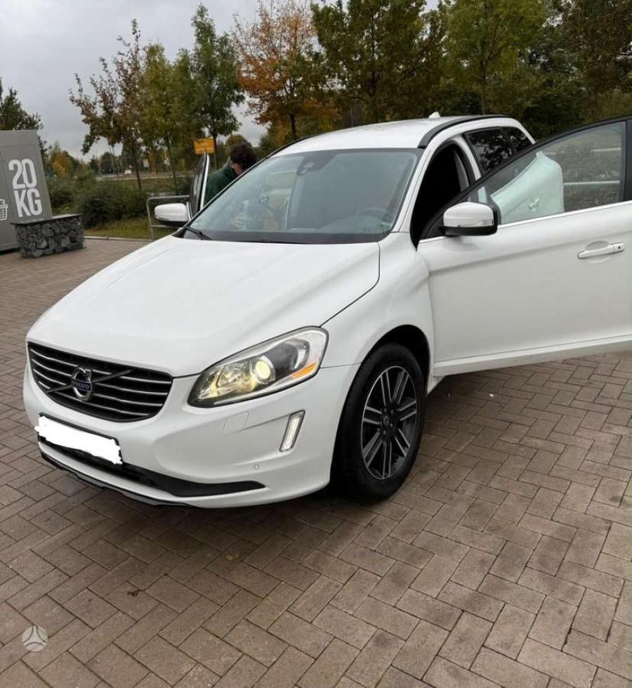 Balts Volvo XC60 2013 Marijampole, ar dzinēja tilpumu 2.40 L un nobraukumu 339 tūkst. km par 11450 €, foto 1 vietnē AUTOMOTO.COM.LV
