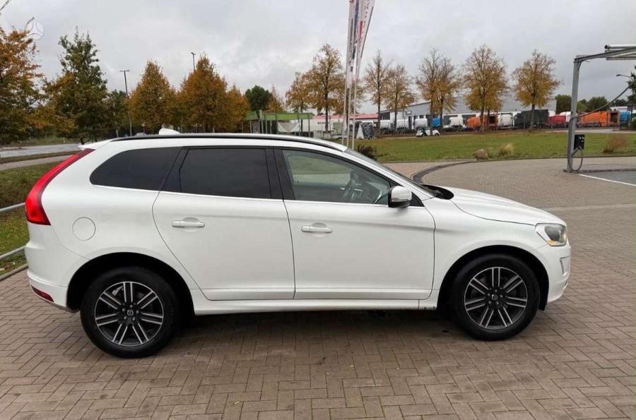 Balts Volvo XC60 2013 Marijampole, ar dzinēja tilpumu 2.40 L un nobraukumu 339 tūkst. km par 11450 €, foto 4 vietnē AUTOMOTO.COM.LV