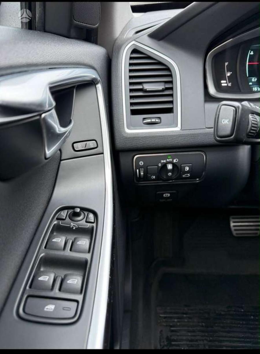 Balts Volvo XC60 2013 Marijampole, ar dzinēja tilpumu 2.40 L un nobraukumu 339 tūkst. km par 11450 €, foto 11 vietnē AUTOMOTO.COM.LV