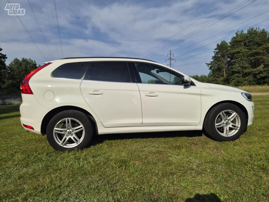 White Volvo XC60 2013 in Ignalina, with an engine capacity of 2.40 L and mileage of 354 thousand km for 11000 €, photo 10 on AUTOMOTO.COM.LV