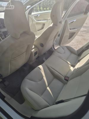 White Volvo XC60 2013 in Ignalina, with an engine capacity of 2.40 L and mileage of 354 thousand km for 11000 €, photo 16 on AUTOMOTO.COM.LV
