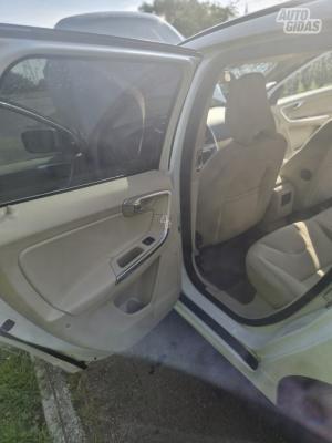 White Volvo XC60 2013 in Ignalina, with an engine capacity of 2.40 L and mileage of 354 thousand km for 11000 €, photo 19 on AUTOMOTO.COM.LV
