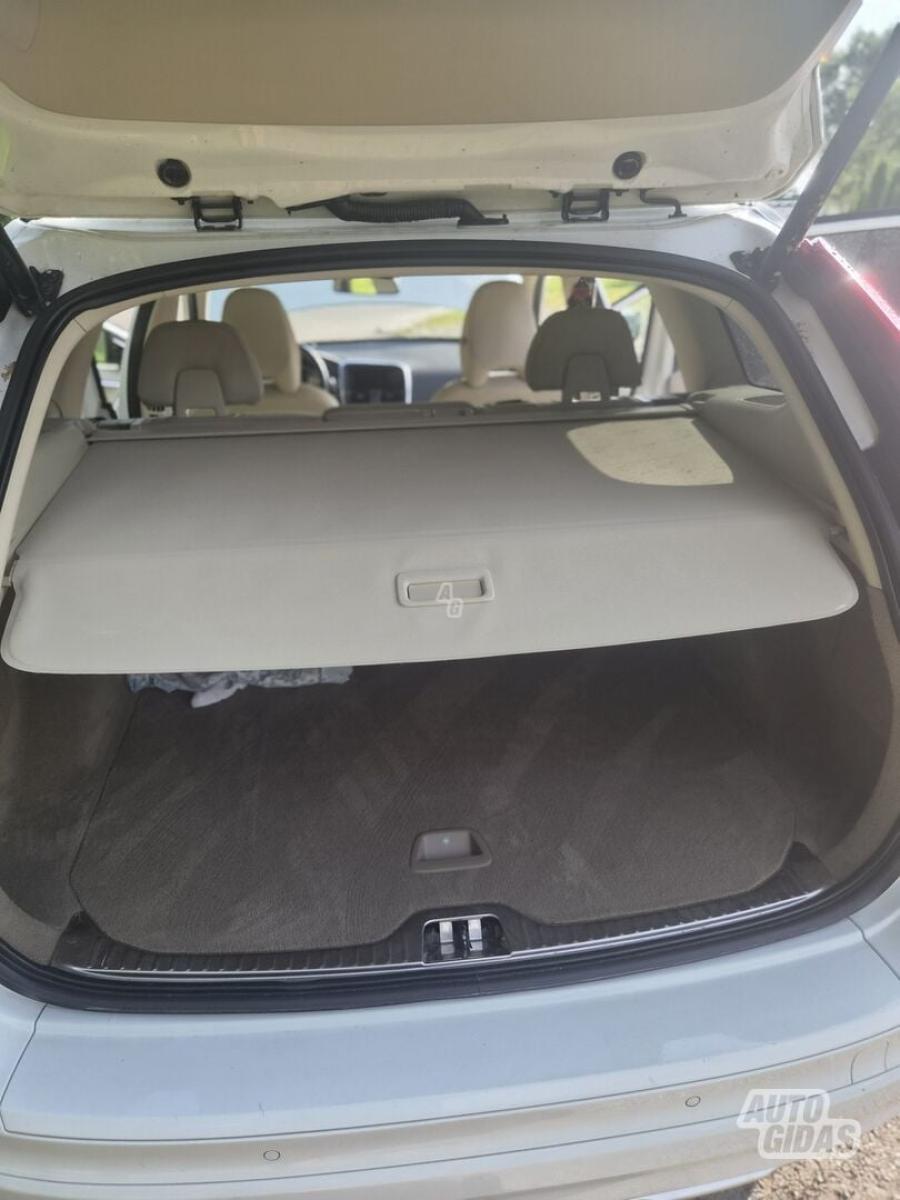 White Volvo XC60 2013 in Ignalina, with an engine capacity of 2.40 L and mileage of 354 thousand km for 11000 €, photo 22 on AUTOMOTO.COM.LV