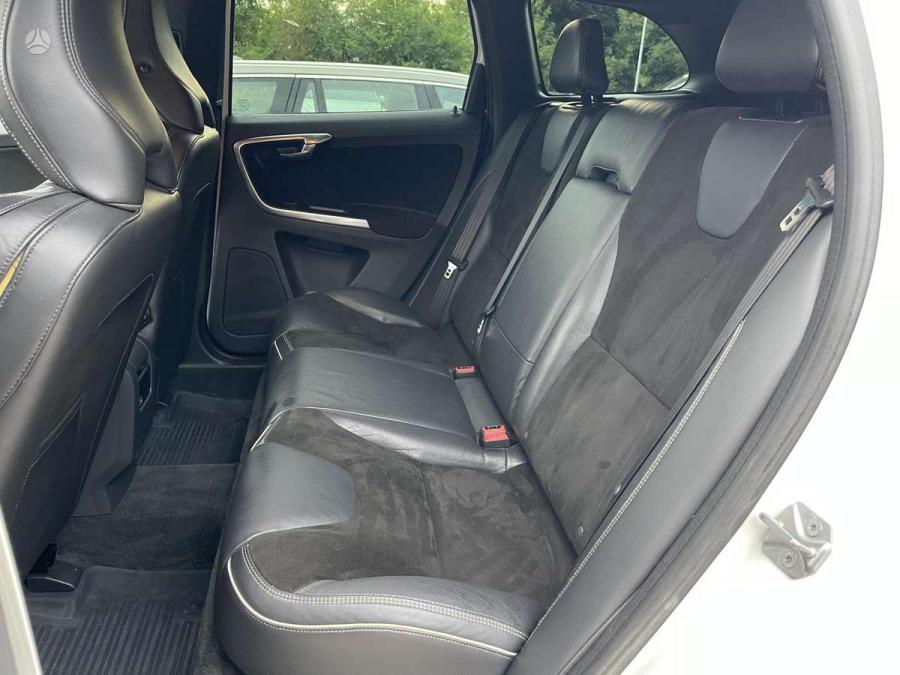 Белый Вольво ХС60 2013 в Каунас, объемом двигателя 1.98 л и пробегом 230 тыс. км за 11600 €, фото 12 на AUTOMOTO.COM.LV