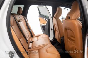 White Volvo XC60 2013 in Tallinn, with an engine capacity of 2.40 L and mileage of 199 thousand km for 14999 €, photo 11 on AUTOMOTO.COM.LV