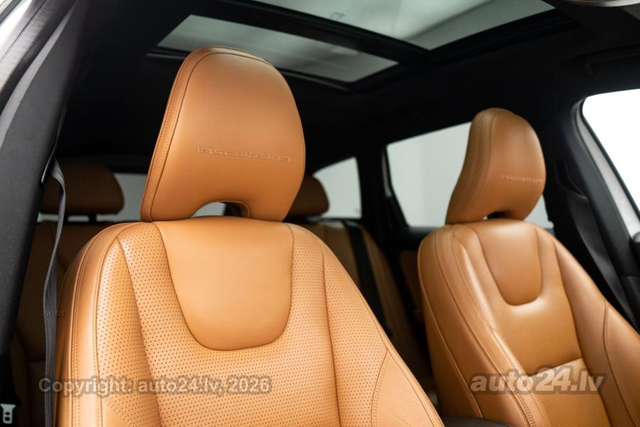 White Volvo XC60 2013 in Tallinn, with an engine capacity of 2.40 L and mileage of 199 thousand km for 14999 €, photo 15 on AUTOMOTO.COM.LV