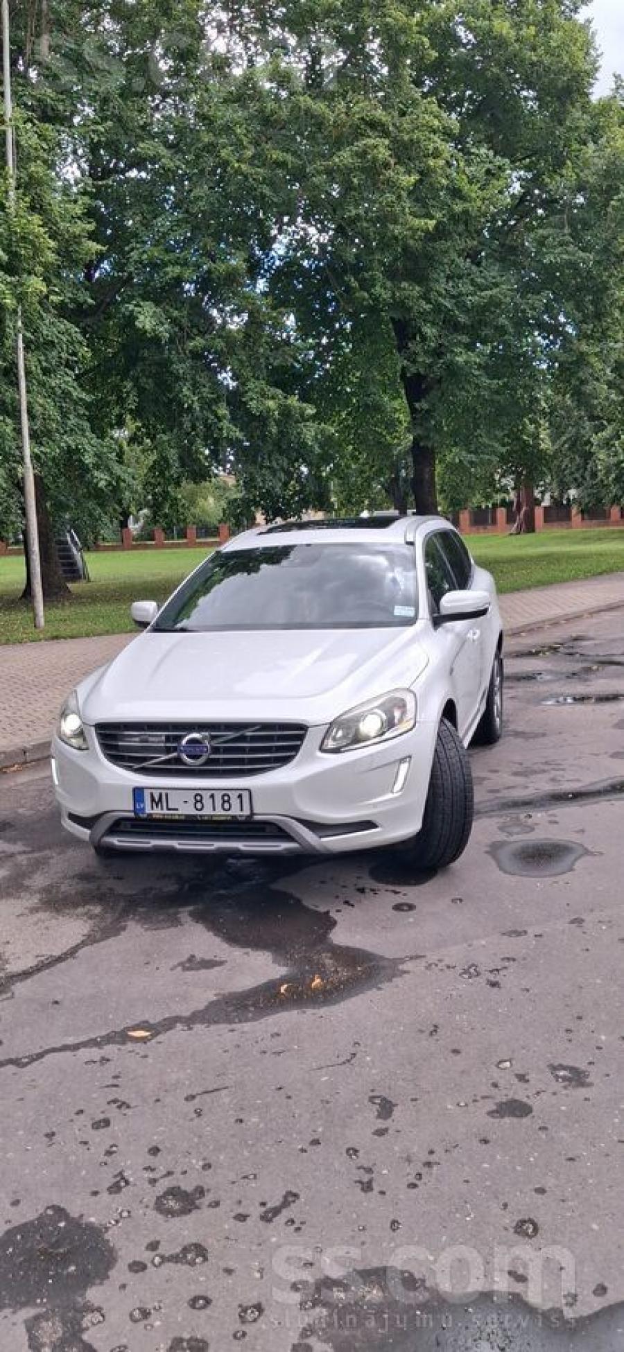 Balts Volvo XC60 2013 Jelgava, ar dzinēja tilpumu 2.00 L un nobraukumu 258 tūkst. km par 13700 €, foto 1 vietnē AUTOMOTO.COM.LV