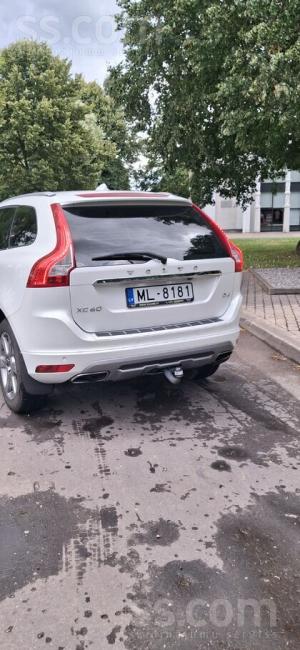 Balts Volvo XC60 2013 Jelgava, ar dzinēja tilpumu 2.00 L un nobraukumu 258 tūkst. km par 13700 €, foto 4 vietnē AUTOMOTO.COM.LV