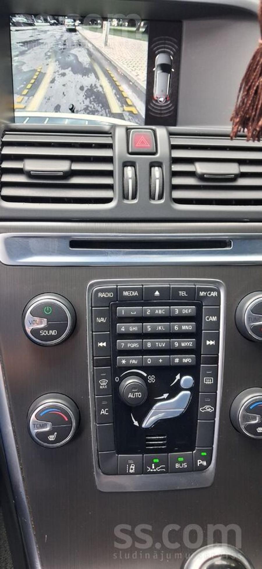 Balts Volvo XC60 2013 Jelgava, ar dzinēja tilpumu 2.00 L un nobraukumu 258 tūkst. km par 13700 €, foto 7 vietnē AUTOMOTO.COM.LV
