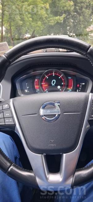 Balts Volvo XC60 2013 Jelgava, ar dzinēja tilpumu 2.00 L un nobraukumu 258 tūkst. km par 13700 €, foto 9 vietnē AUTOMOTO.COM.LV
