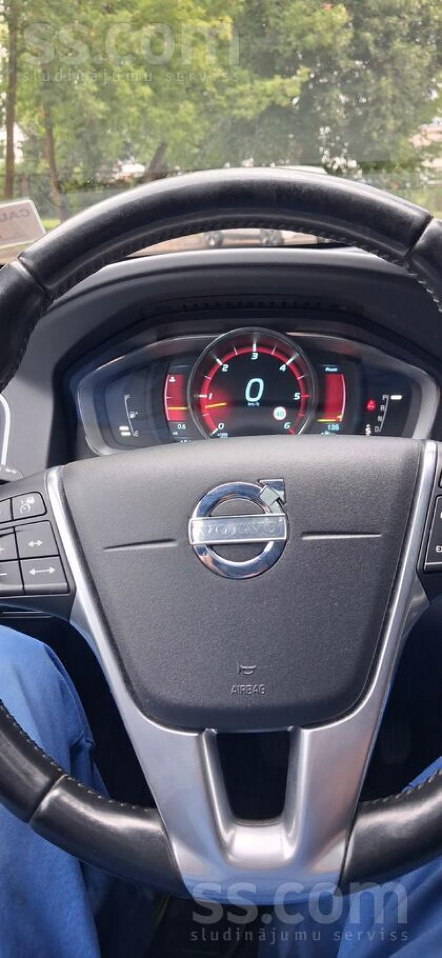 Balts Volvo XC60 2013 Jelgava, ar dzinēja tilpumu 2.00 L un nobraukumu 258 tūkst. km par 13700 €, foto 9 vietnē AUTOMOTO.COM.LV