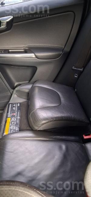 Balts Volvo XC60 2013 Jelgava, ar dzinēja tilpumu 2.00 L un nobraukumu 258 tūkst. km par 13700 €, foto 13 vietnē AUTOMOTO.COM.LV