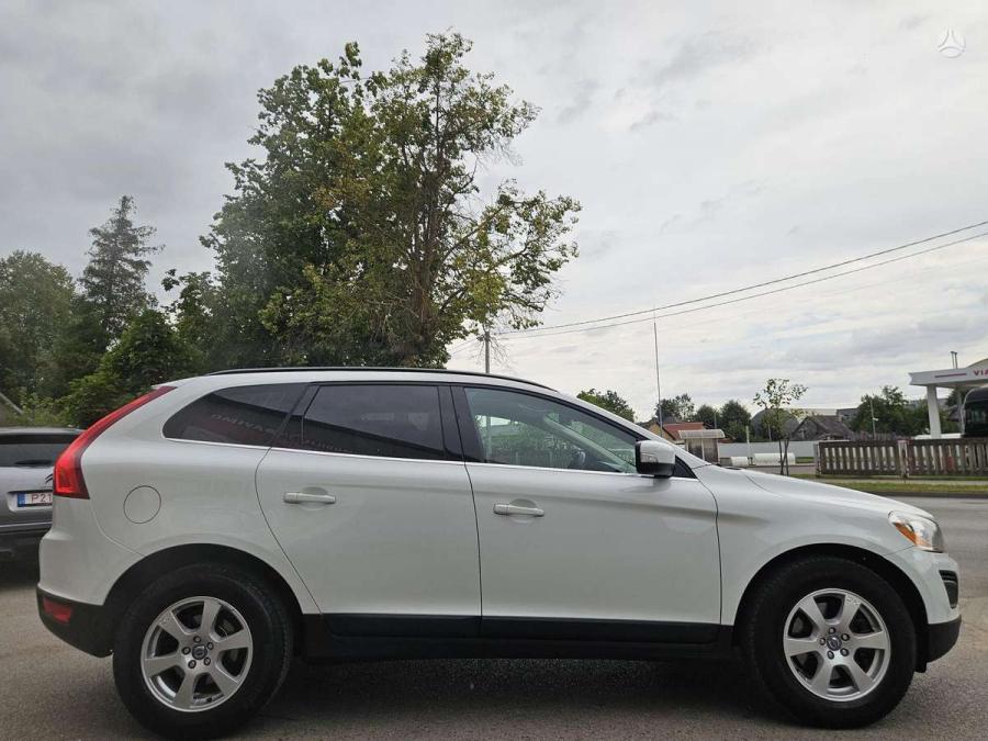 Balts Volvo XC60 2013 Šauļi, ar dzinēja tilpumu 1.98 L un nobraukumu 280 tūkst. km par 8950 €, foto 10 vietnē AUTOMOTO.COM.LV