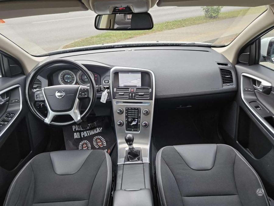Balts Volvo XC60 2013 Šauļi, ar dzinēja tilpumu 1.98 L un nobraukumu 280 tūkst. km par 8950 €, foto 12 vietnē AUTOMOTO.COM.LV