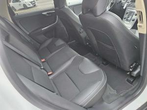 Balts Volvo XC60 2013 Šauļi, ar dzinēja tilpumu 1.98 L un nobraukumu 280 tūkst. km par 8950 €, foto 15 vietnē AUTOMOTO.COM.LV