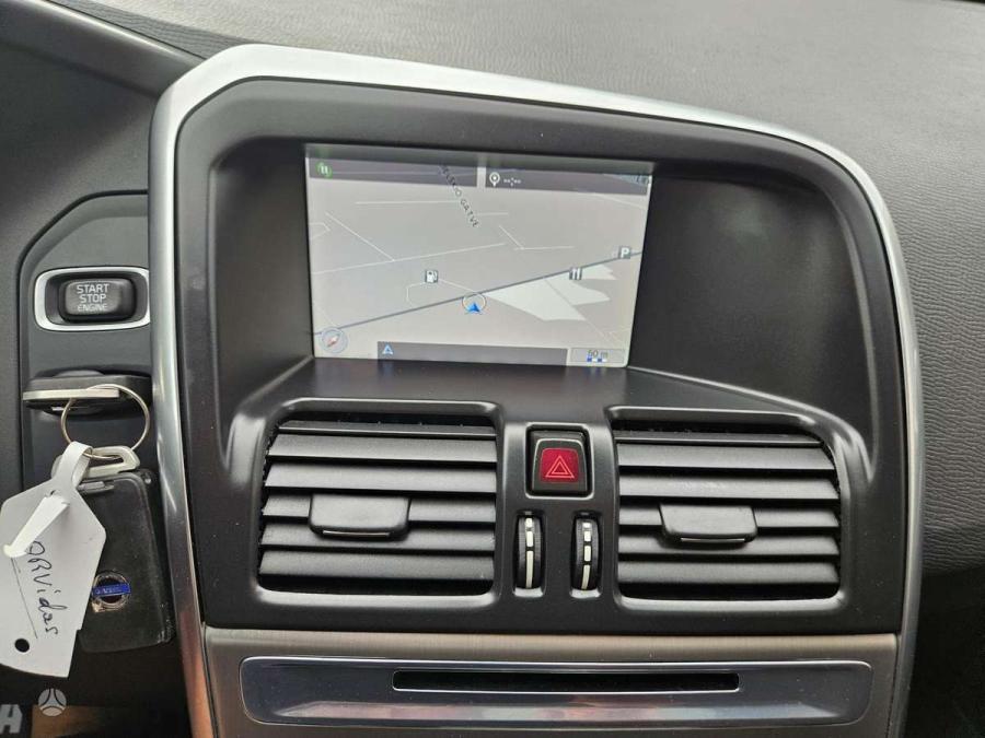 Balts Volvo XC60 2013 Šauļi, ar dzinēja tilpumu 1.98 L un nobraukumu 280 tūkst. km par 8950 €, foto 19 vietnē AUTOMOTO.COM.LV