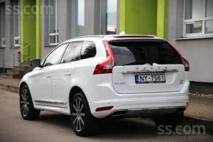 White Volvo XC60 2013 in Riga, with an engine capacity of 2.40 L and mileage of 166 thousand km for 10995 €, photo 6 on AUTOMOTO.COM.LV