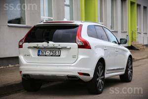 White Volvo XC60 2013 in Riga, with an engine capacity of 2.40 L and mileage of 166 thousand km for 10995 €, photo 7 on AUTOMOTO.COM.LV