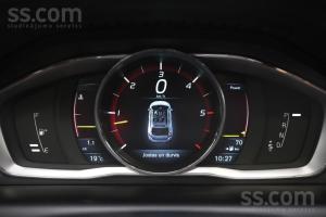 White Volvo XC60 2013 in Riga, with an engine capacity of 2.40 L and mileage of 166 thousand km for 10995 €, photo 8 on AUTOMOTO.COM.LV