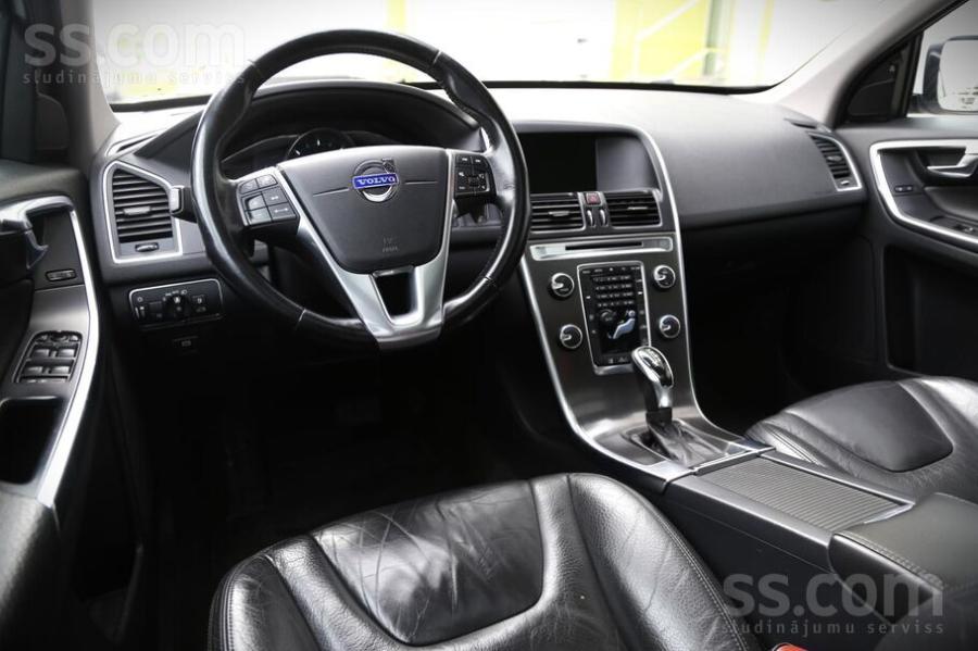 White Volvo XC60 2013 in Riga, with an engine capacity of 2.40 L and mileage of 166 thousand km for 10995 €, photo 9 on AUTOMOTO.COM.LV
