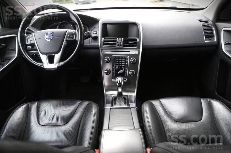 White Volvo XC60 2013 in Riga, with an engine capacity of 2.40 L and mileage of 166 thousand km for 10995 €, photo 11 on AUTOMOTO.COM.LV