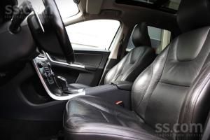 White Volvo XC60 2013 in Riga, with an engine capacity of 2.40 L and mileage of 166 thousand km for 10995 €, photo 14 on AUTOMOTO.COM.LV