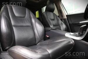 White Volvo XC60 2013 in Riga, with an engine capacity of 2.40 L and mileage of 166 thousand km for 10995 €, photo 15 on AUTOMOTO.COM.LV
