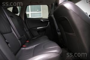 White Volvo XC60 2013 in Riga, with an engine capacity of 2.40 L and mileage of 166 thousand km for 10995 €, photo 17 on AUTOMOTO.COM.LV