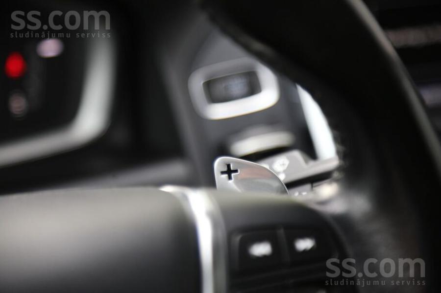 White Volvo XC60 2013 in Riga, with an engine capacity of 2.40 L and mileage of 166 thousand km for 10995 €, photo 19 on AUTOMOTO.COM.LV