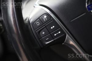 White Volvo XC60 2013 in Riga, with an engine capacity of 2.40 L and mileage of 166 thousand km for 10995 €, photo 20 on AUTOMOTO.COM.LV
