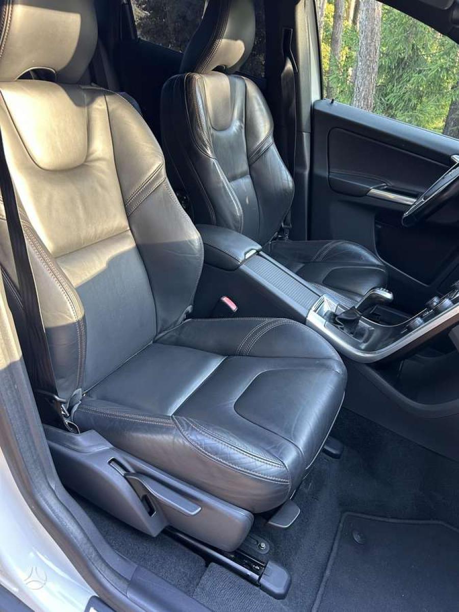 Balts Volvo XC60 2013 Kauņa, ar dzinēja tilpumu 1.97 L un nobraukumu 257 tūkst. km par 6490 €, foto 16 vietnē AUTOMOTO.COM.LV