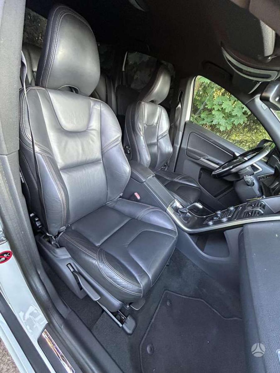 Balts Volvo XC60 2013 Kauņa, ar dzinēja tilpumu 1.97 L un nobraukumu 257 tūkst. km par 6490 €, foto 26 vietnē AUTOMOTO.COM.LV