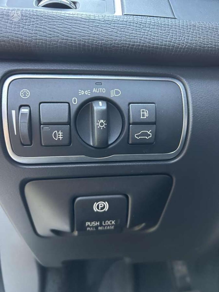 Balts Volvo XC60 2013 Kauņa, ar dzinēja tilpumu 1.97 L un nobraukumu 257 tūkst. km par 6490 €, foto 27 vietnē AUTOMOTO.COM.LV