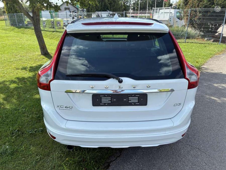Balts Volvo XC60 2013 Šauļi, ar dzinēja tilpumu 1.98 L un nobraukumu 324 tūkst. km par 8250 €, foto 5 vietnē AUTOMOTO.COM.LV