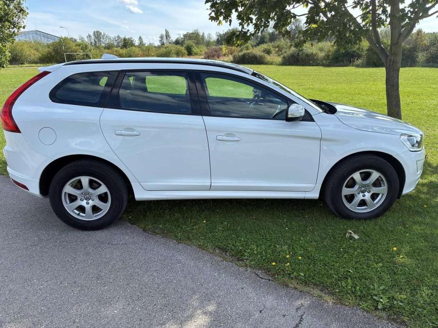 Balts Volvo XC60 2013 Šauļi, ar dzinēja tilpumu 1.98 L un nobraukumu 324 tūkst. km par 8250 €, foto 7 vietnē AUTOMOTO.COM.LV